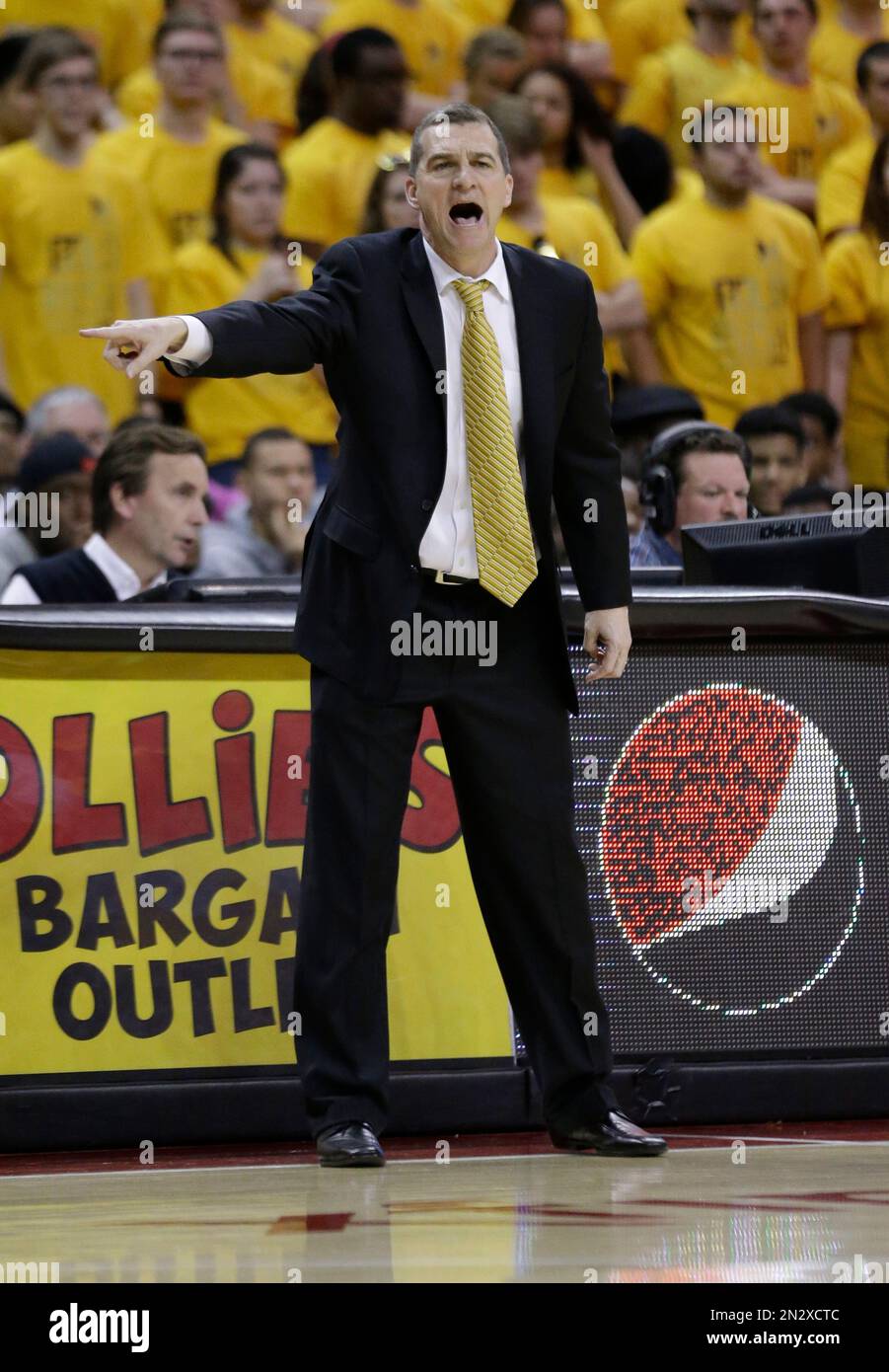 Maryland head coach Mark Turgeon directs his players in the second half ...