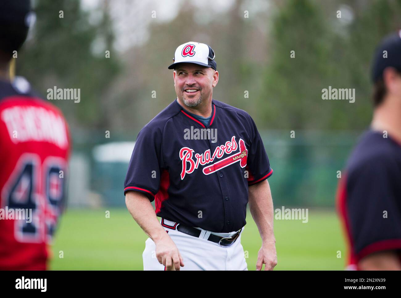 Atlanta Braves manager Fredi Gonzalez walks on the field during a ...