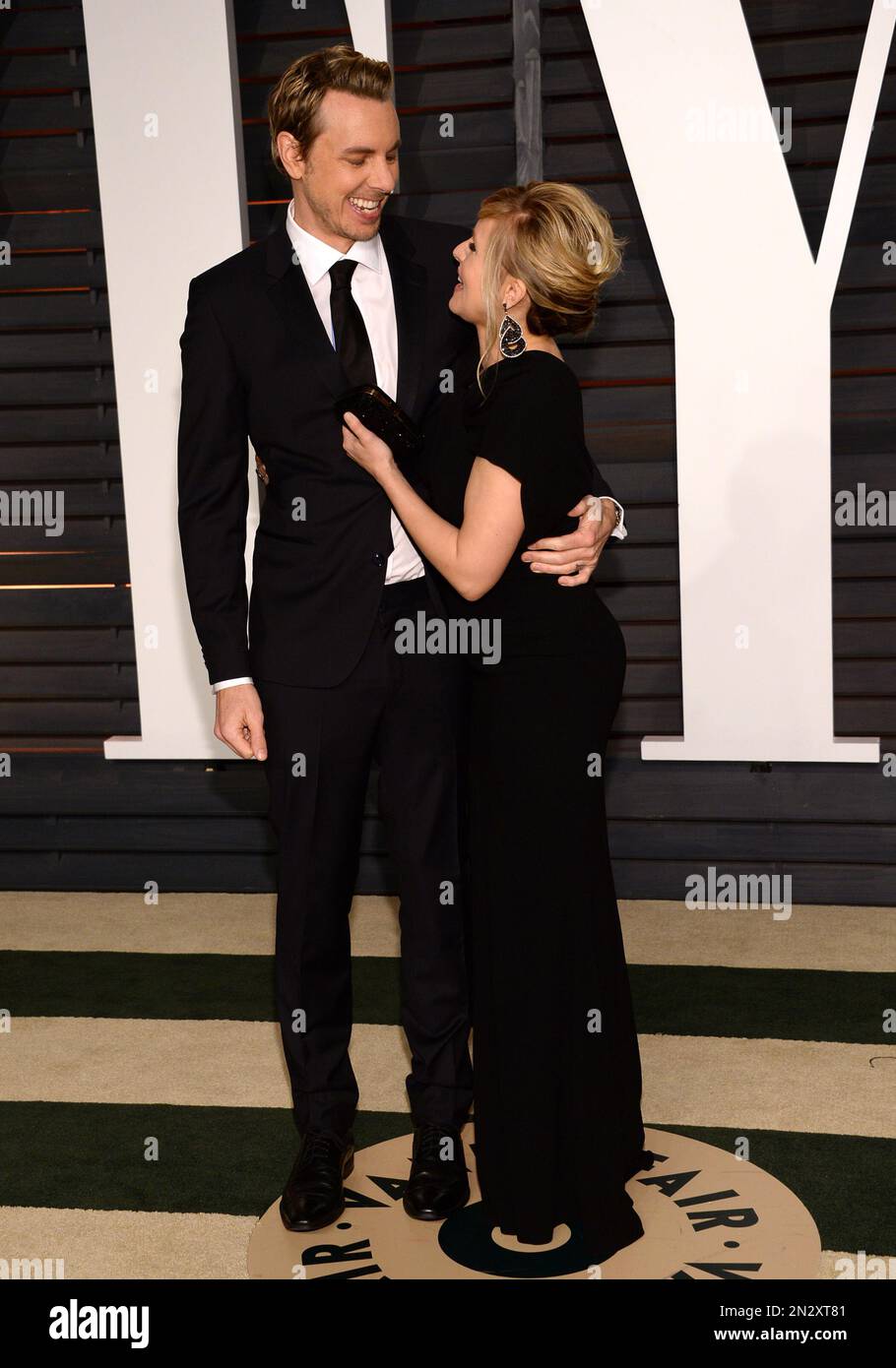 Dax Shepard, left, and Kristen Bell arrive at the 2015 Vanity Fair ...