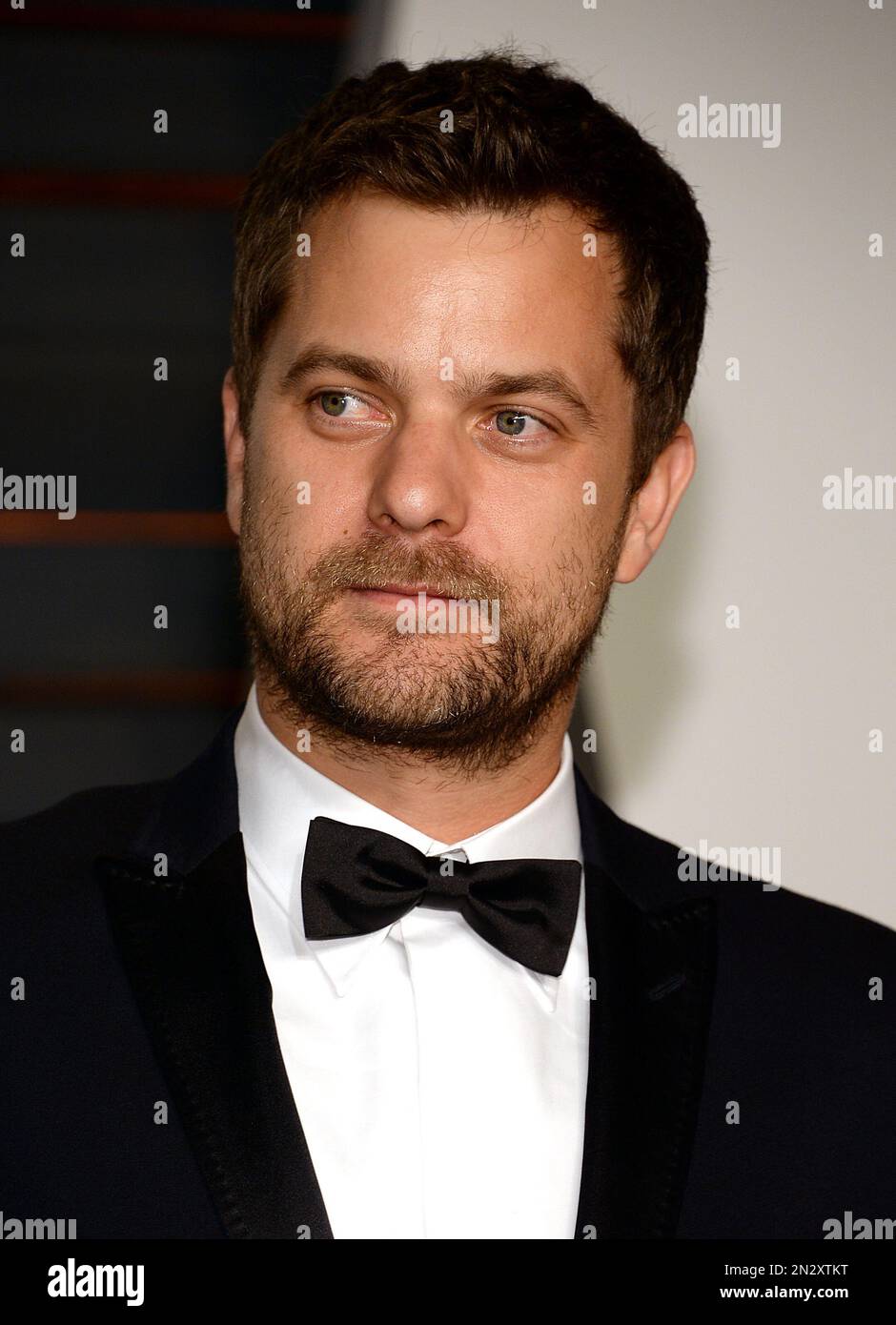 Joshua Jackson arrives at the 2015 Vanity Fair Oscar Party on Sunday ...