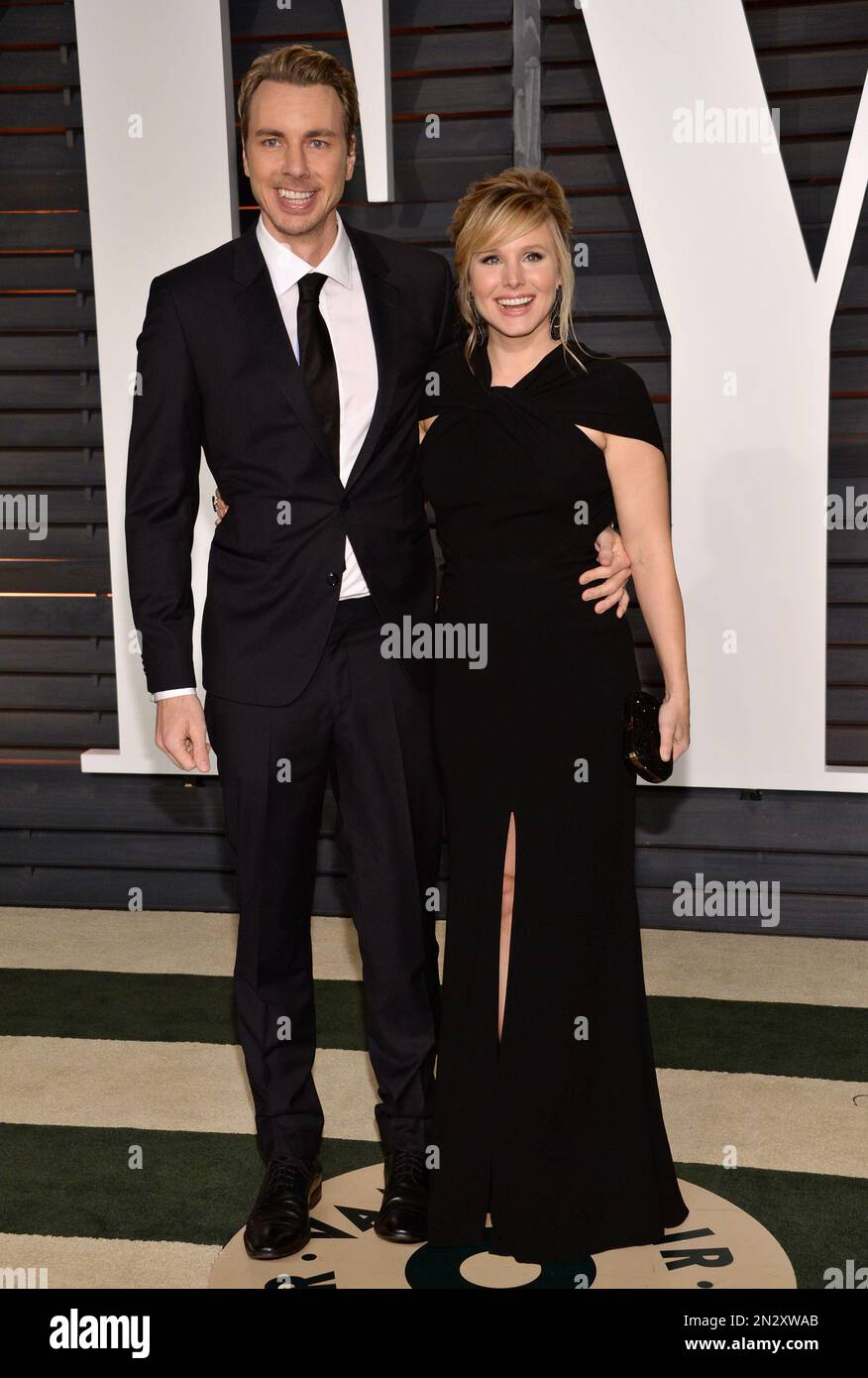 Dax Shepard, left, and Kristen Bell arrive at the 2015 Vanity Fair ...