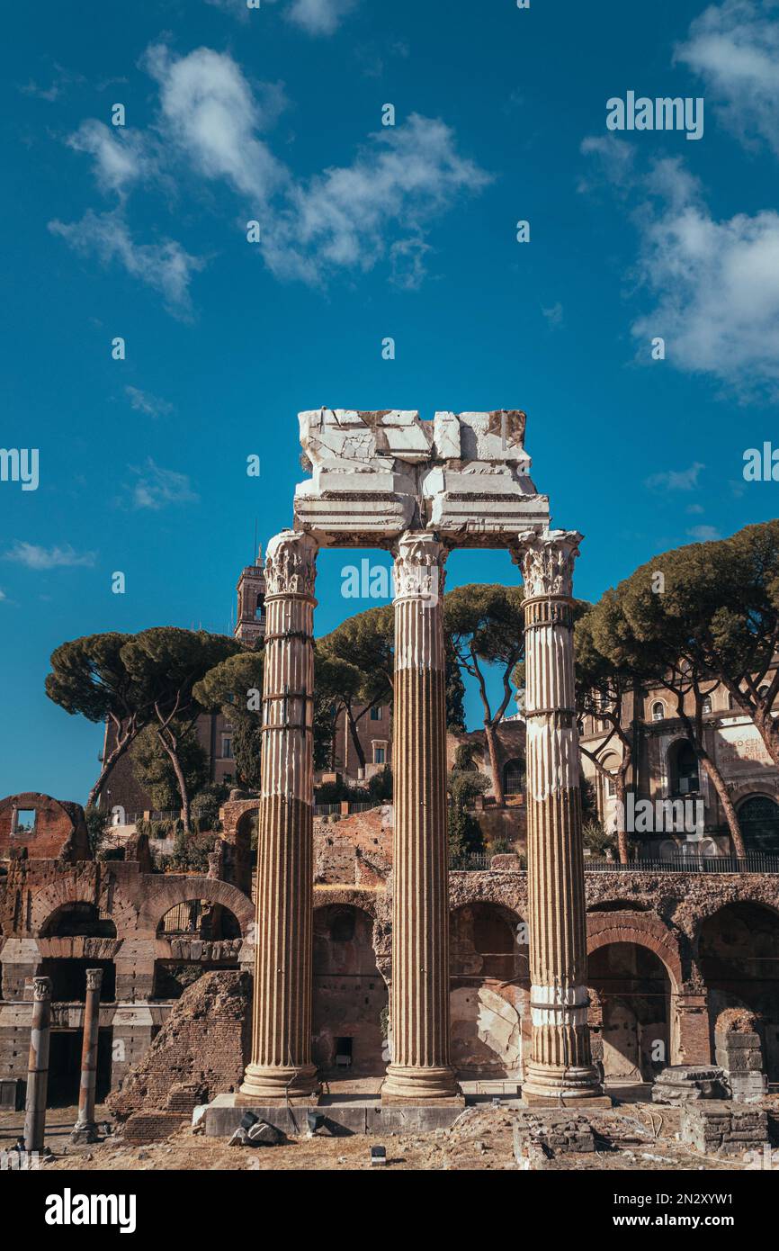 Ancient roman structures hi-res stock photography and images - Alamy