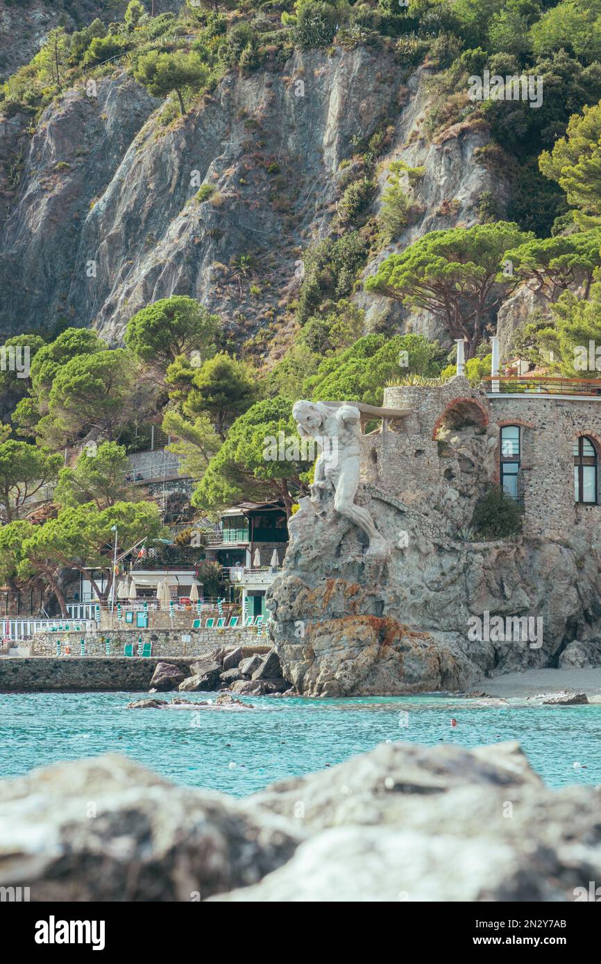 Coastal towns italy hi-res stock photography and images - Alamy
