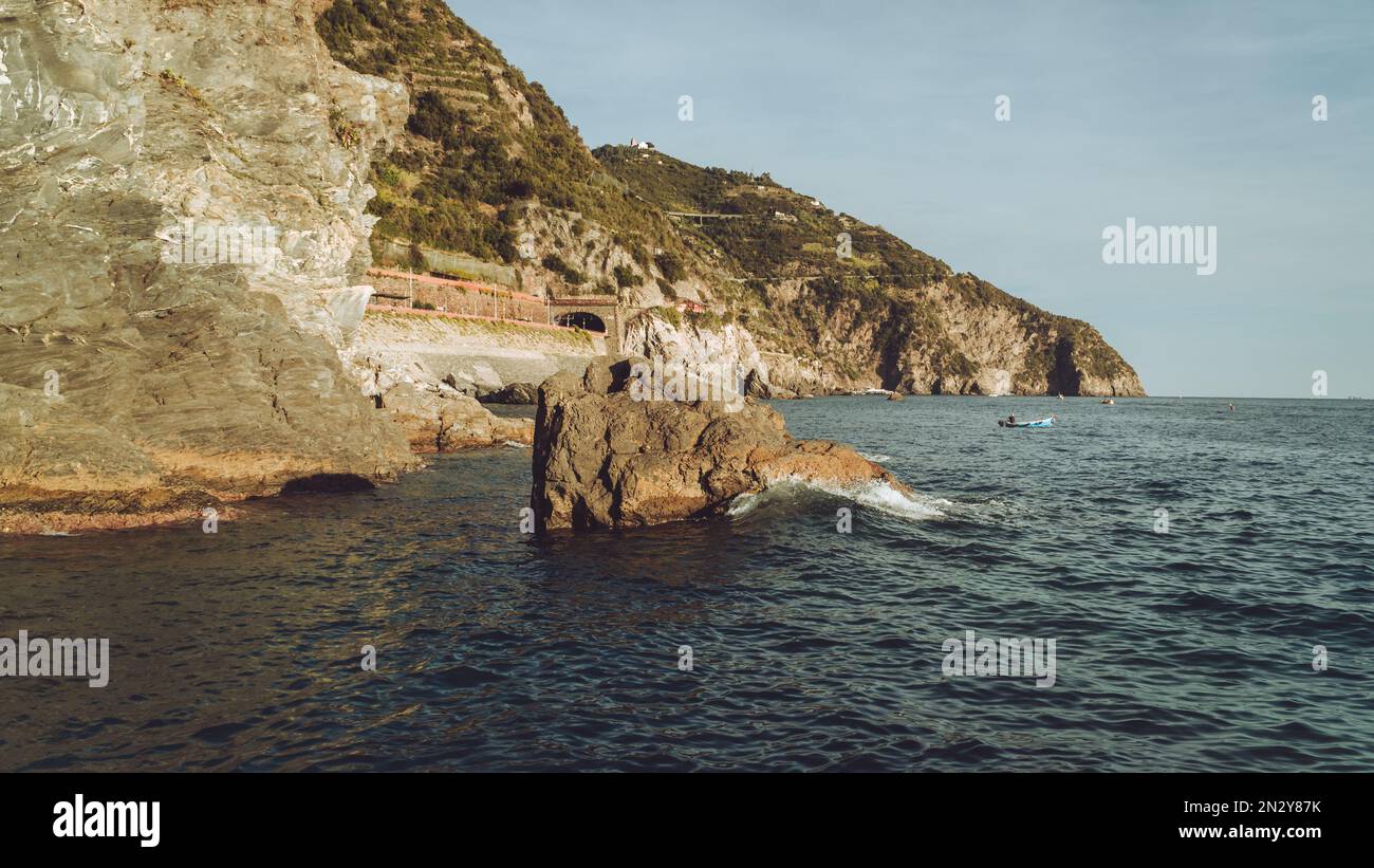 Cinque terre italy stunning scenery hi-res stock photography and images ...