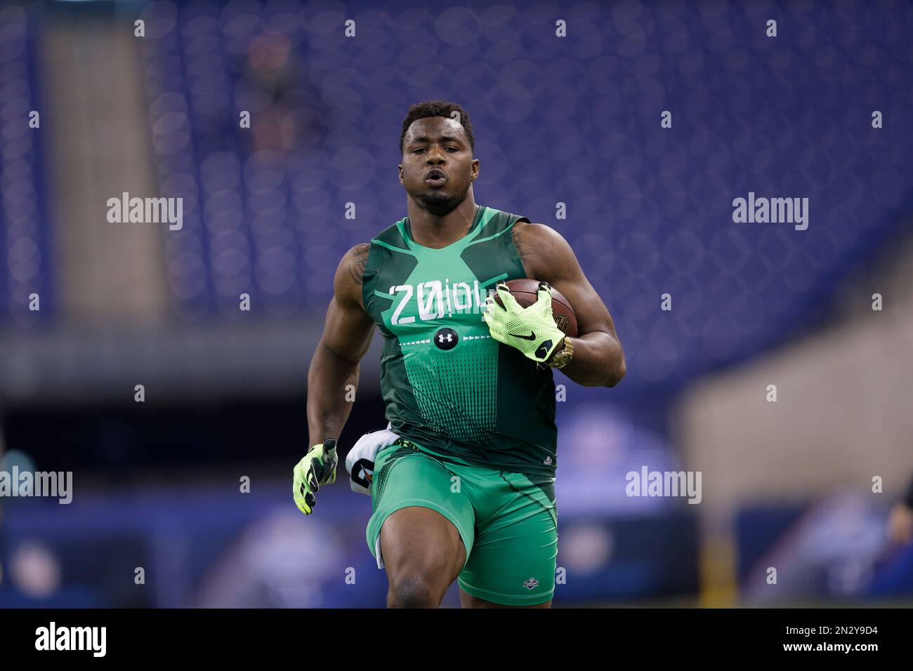 Florida defensive lineman Dante Fowler runs a drill at the NFL football ...