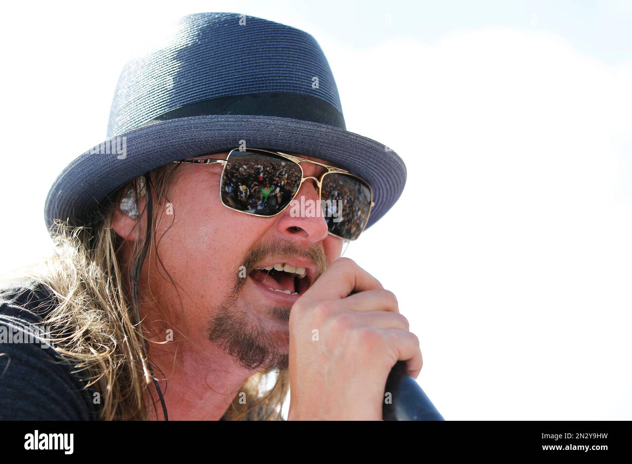 Kid Rock performs before the Daytona 500 NASCAR Sprint Cup series auto ...