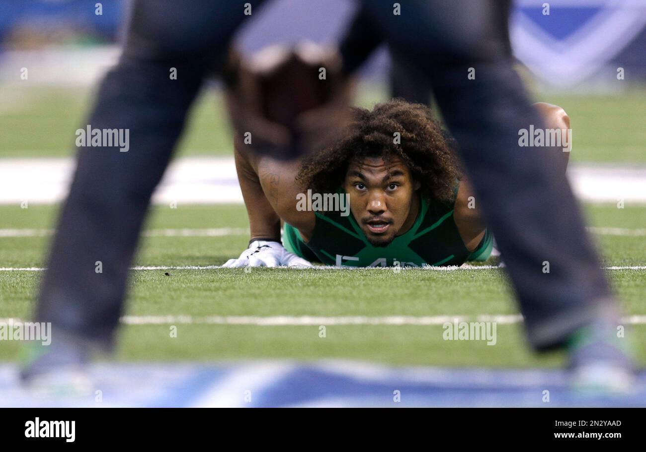 USC defensive lineman Leonard Williams runs a drill at the NFL football ...