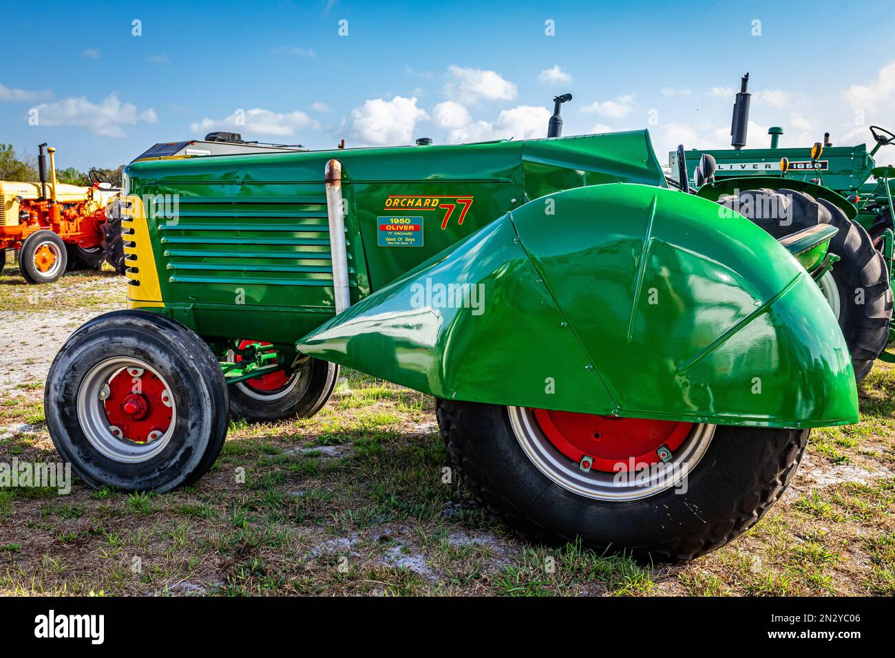 Tractor oliver 1950 hi-res stock photography and images - Alamy