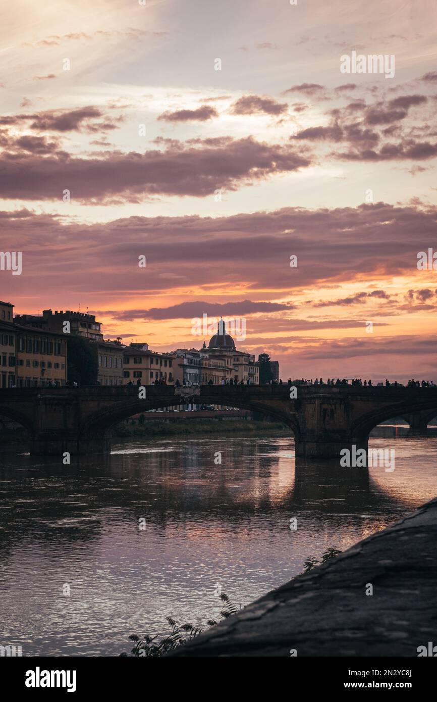 Ponte vecchio sunset hi-res stock photography and images - Alamy