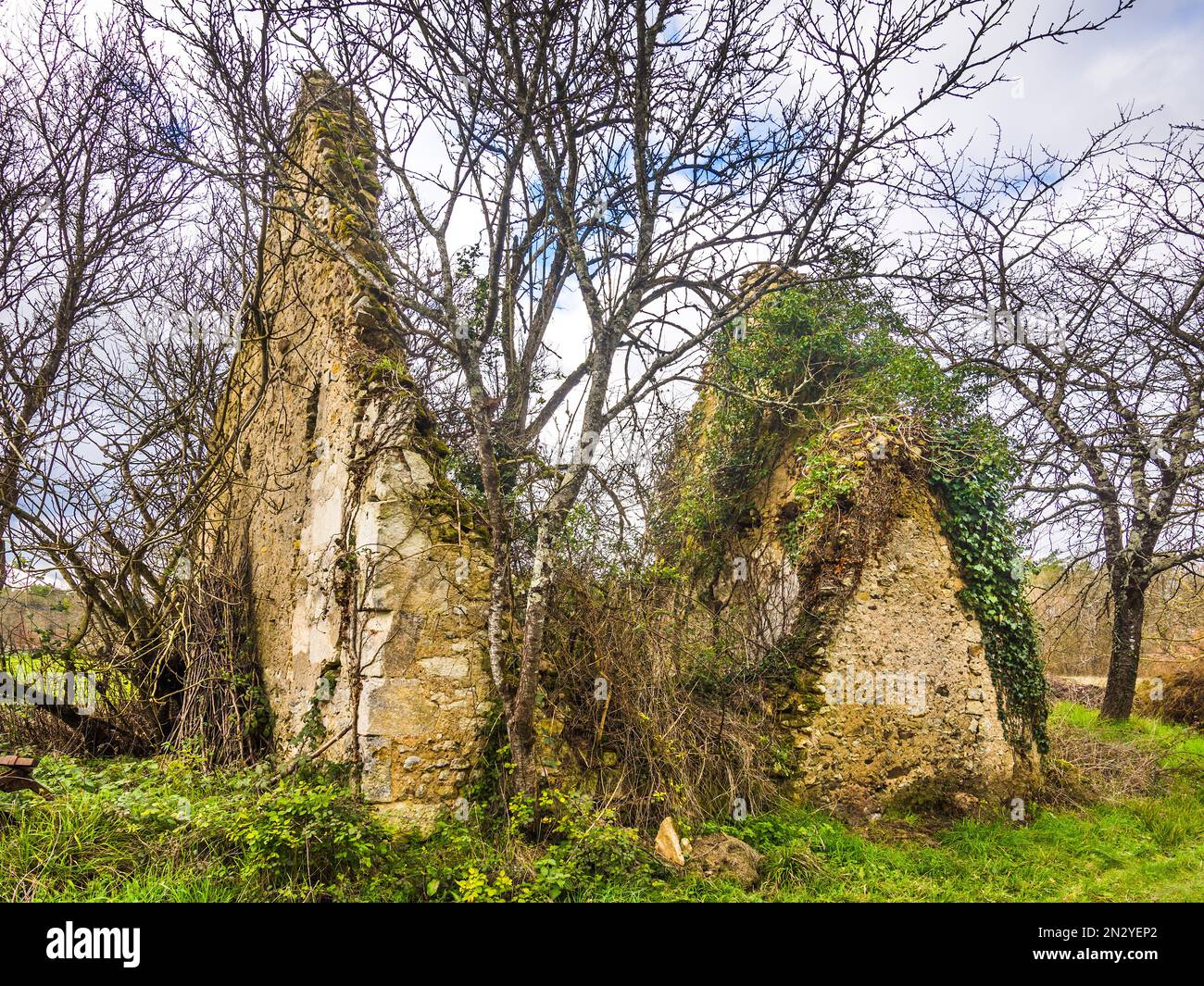 Ruined farm building with only walls remaining - France Stock Photo - Alamy