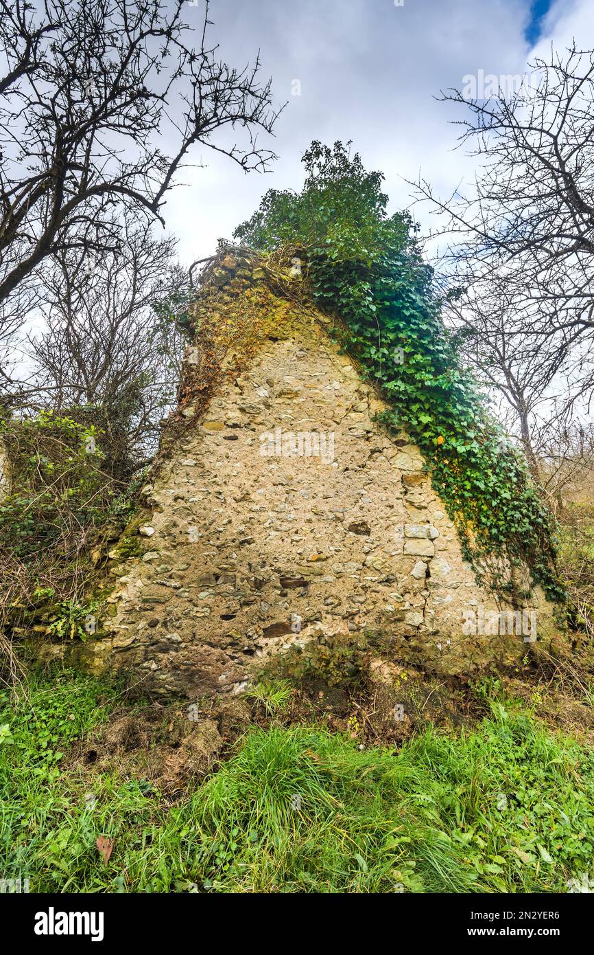 Ruined farm building with only walls remaining - France Stock Photo - Alamy