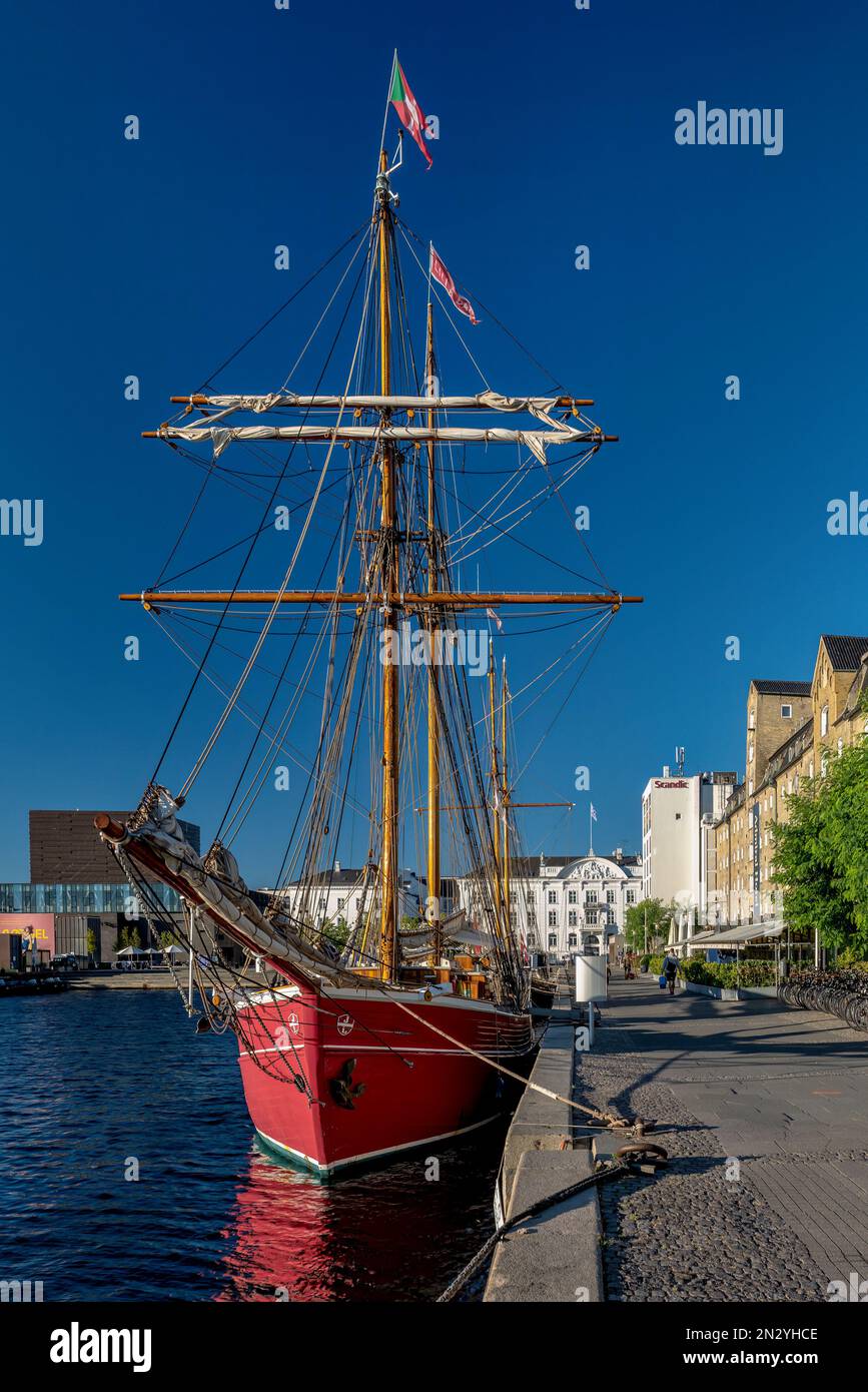 Cruise ship copenhagen, denmark hi-res stock photography and images - Alamy
