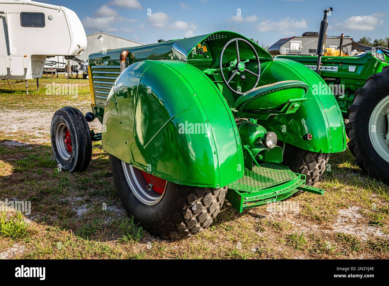 Tractor oliver 1950 hi-res stock photography and images - Alamy