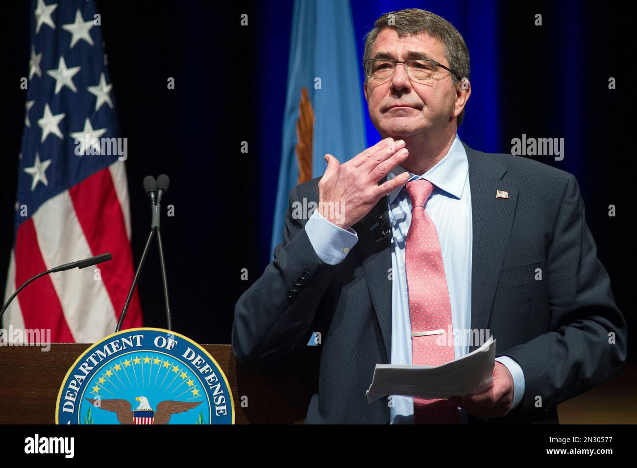 Defense Secretary Ash Carter speaks in the Pentagon auditorium ...