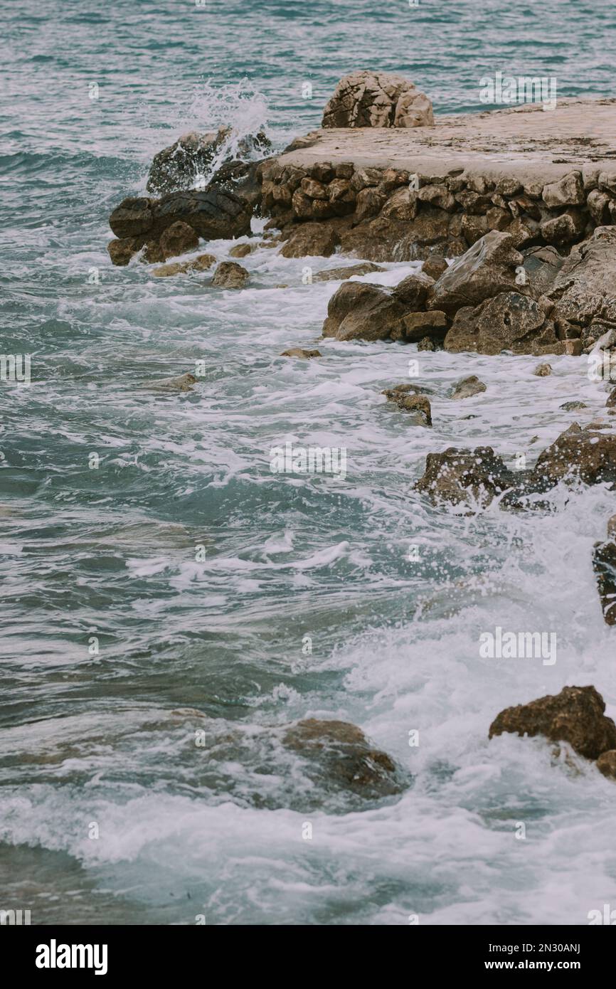 Sea cliff rocks hi-res stock photography and images - Alamy