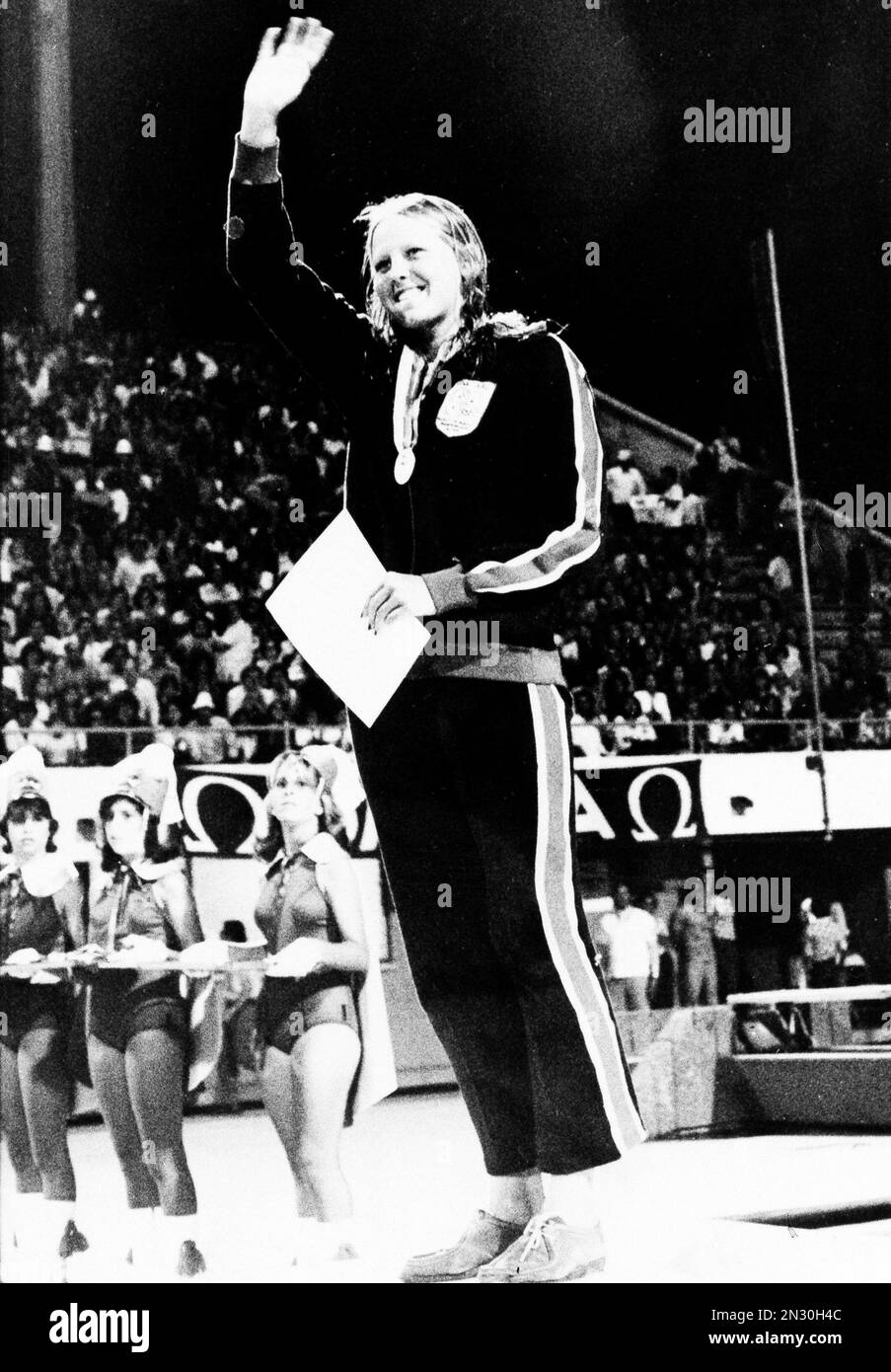 Shirley Babashoff of the United States acknowledges the cheers after ...