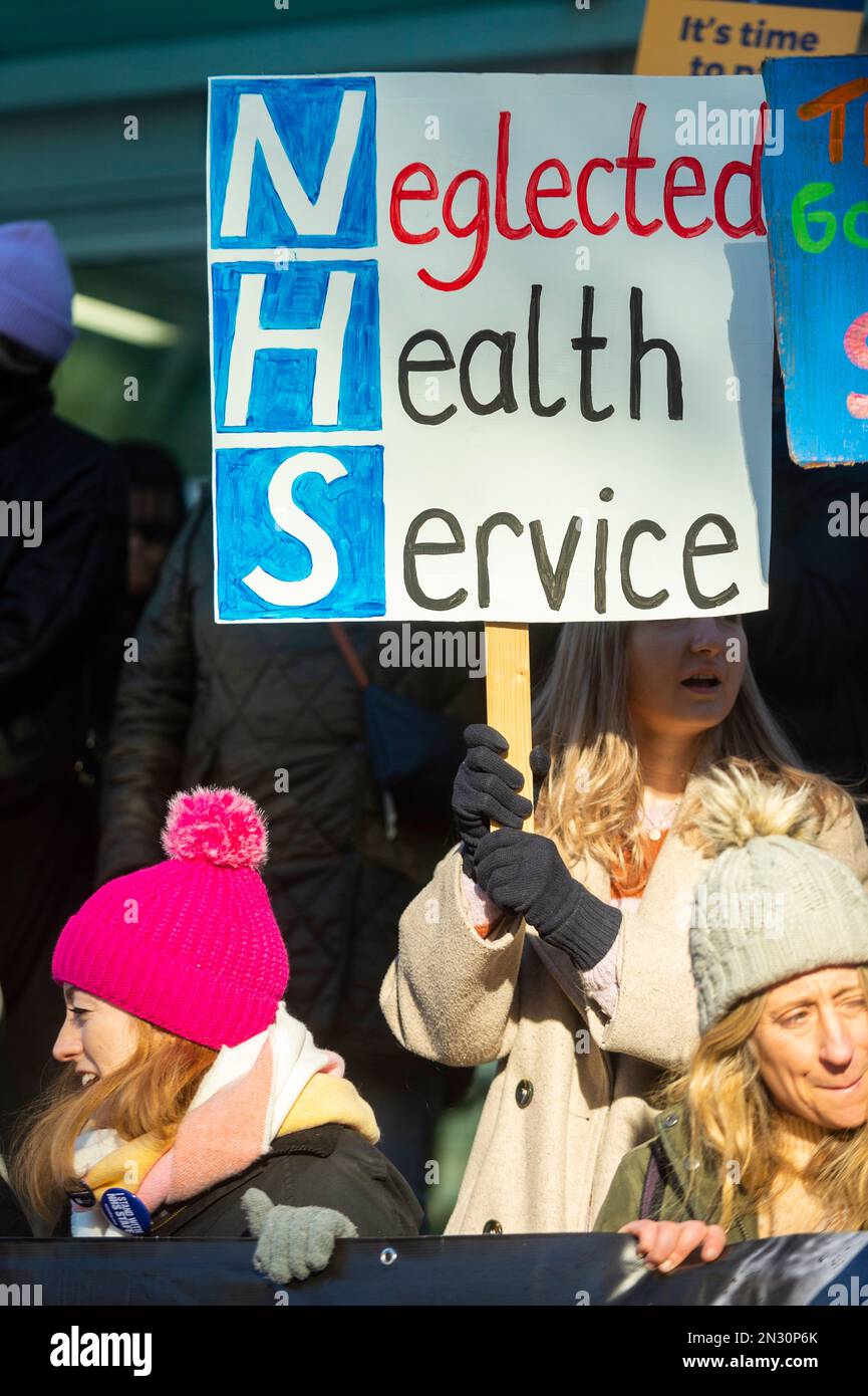 Nhs 7 day service hi-res stock photography and images - Alamy
