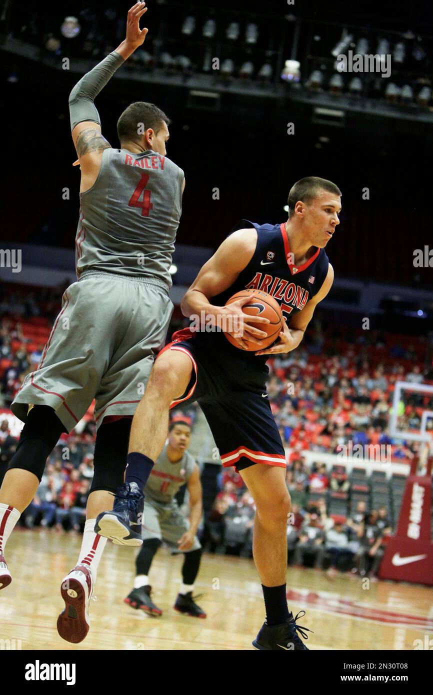 Arizona's Kaleb Tarczewski, right, grabs a rebound against Washington ...