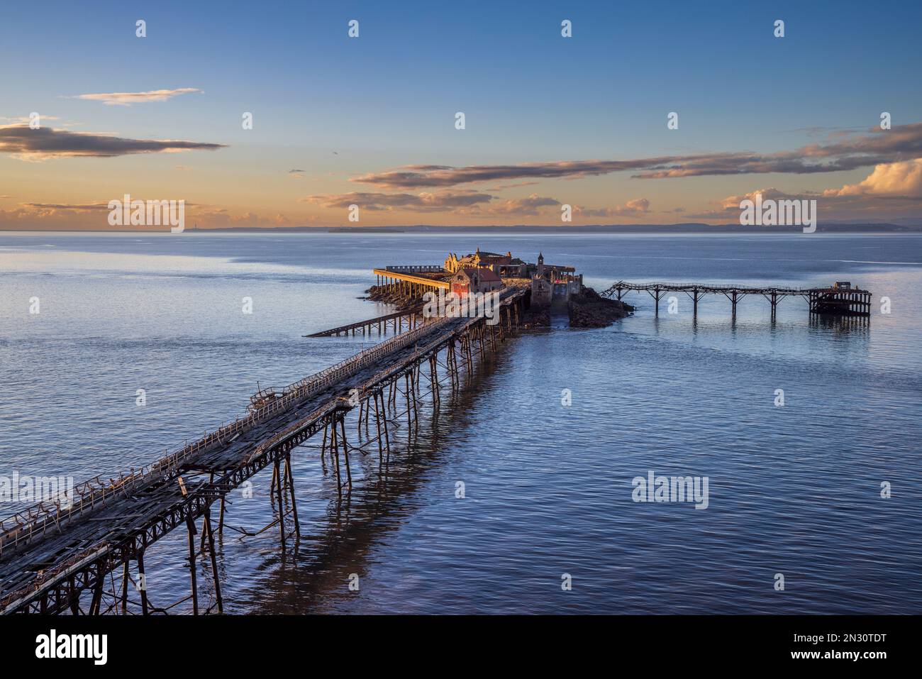 Old pier ruins hi-res stock photography and images - Alamy