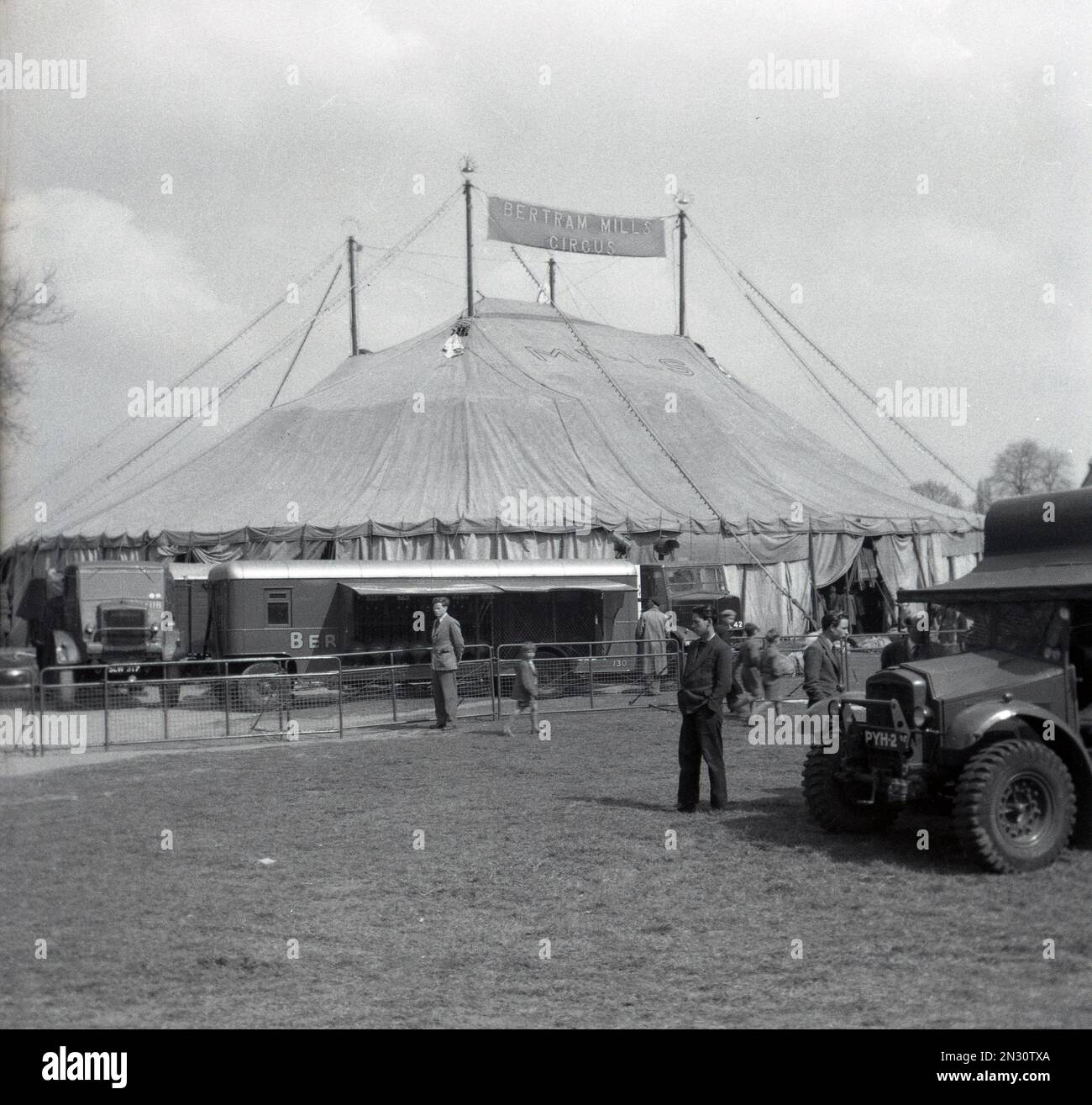 1955, historical, the circus comes to town, Bertam Mills Circus ...
