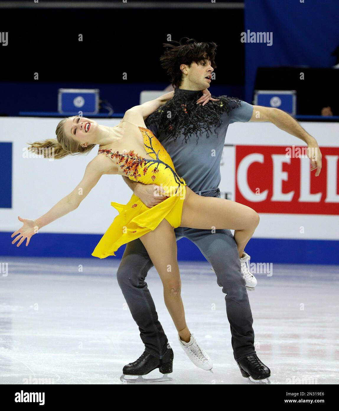 Kaitlyn Weaver and Andrew Poje of Canada perform the free dance on ...