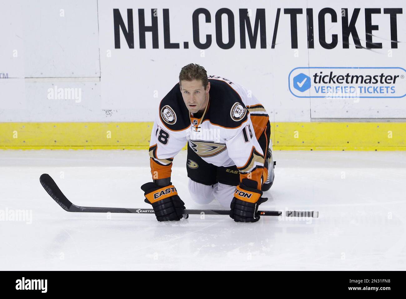 Anaheim Ducks right wing Tim Jackman stretches out during warmups ...