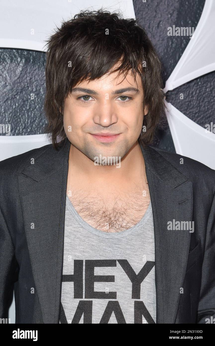 Reid Perry arrives at Republic Records & Big Machine Label Group ...