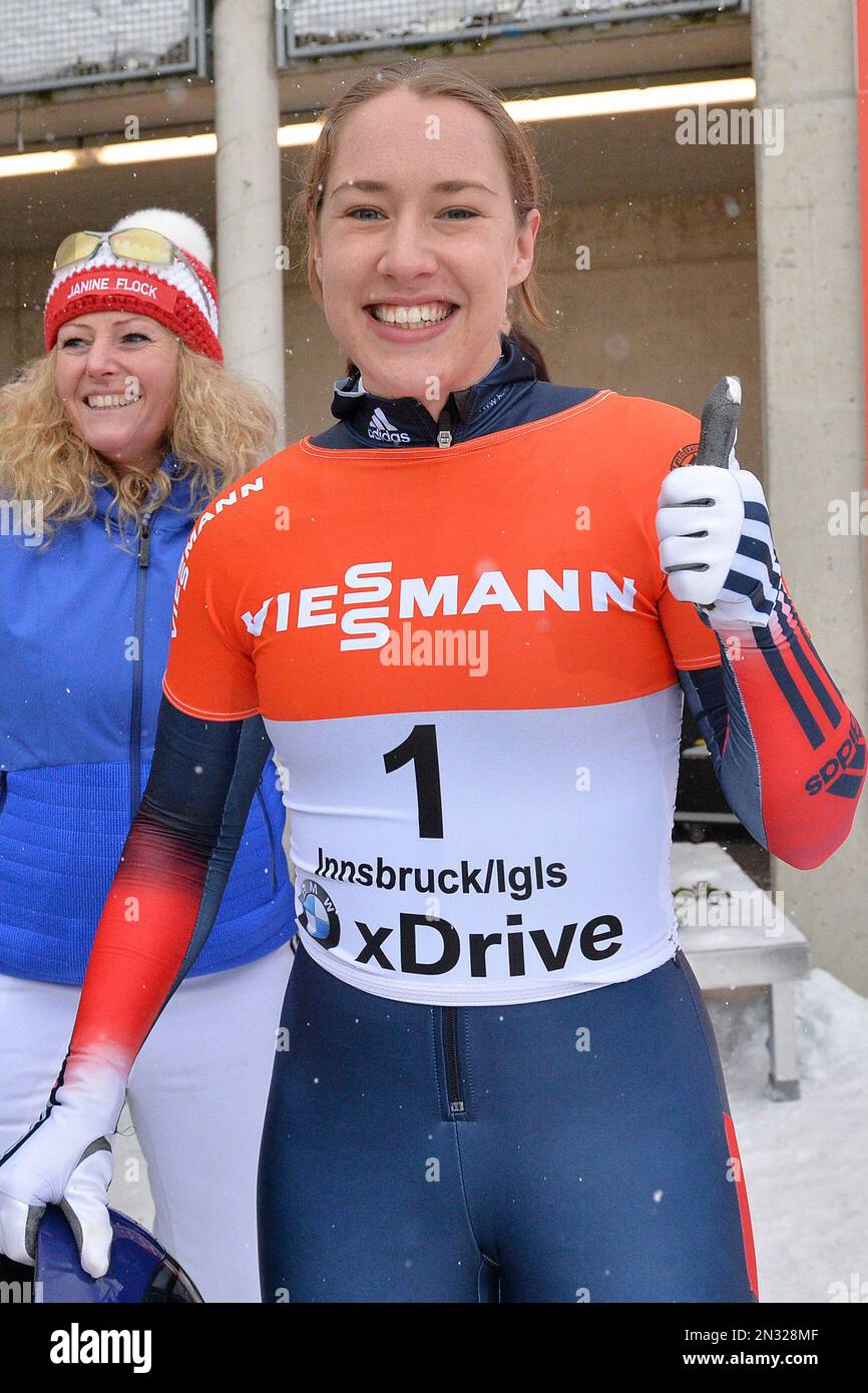 Britain's Lizzy Yarnold celebrates after winning the women's Skeleton ...