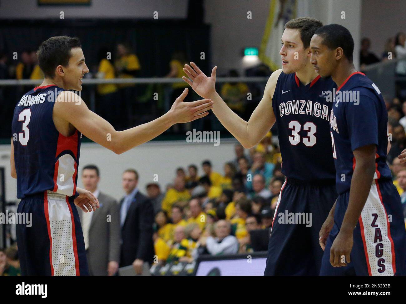 Gonzaga guard Kyle Dranginis (3) celebrates with forward Kyle Wiltjer ...