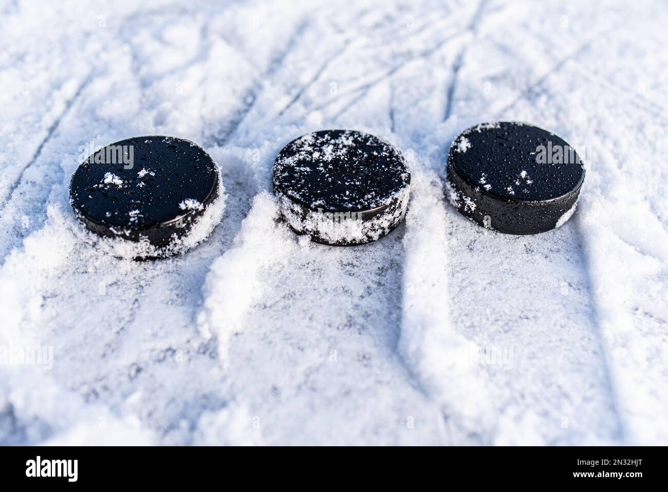 Black pucks hi-res stock photography and images - Alamy