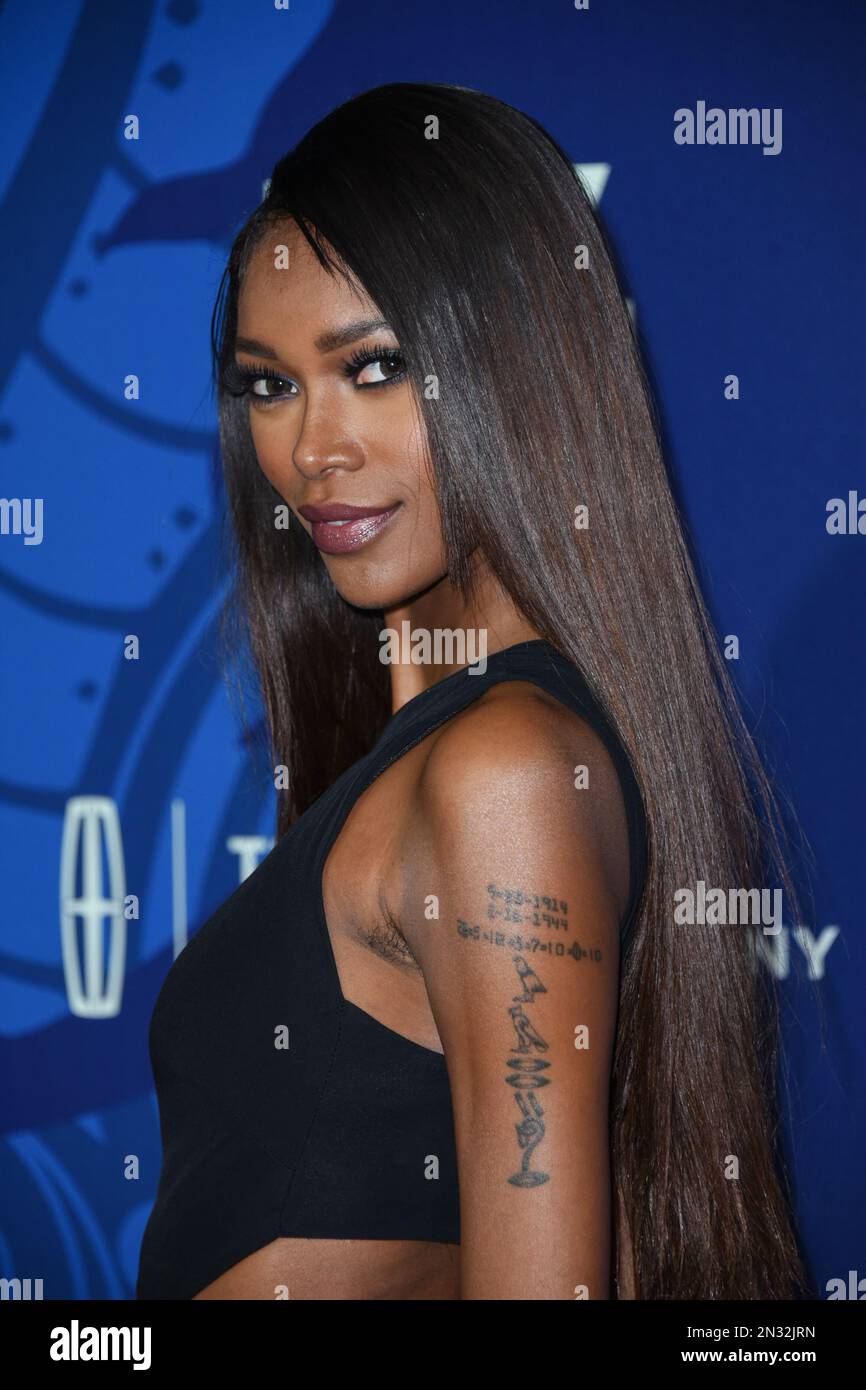 Jessica White arrives at the 6th Annual ESSENCE Black Woman In Music ...
