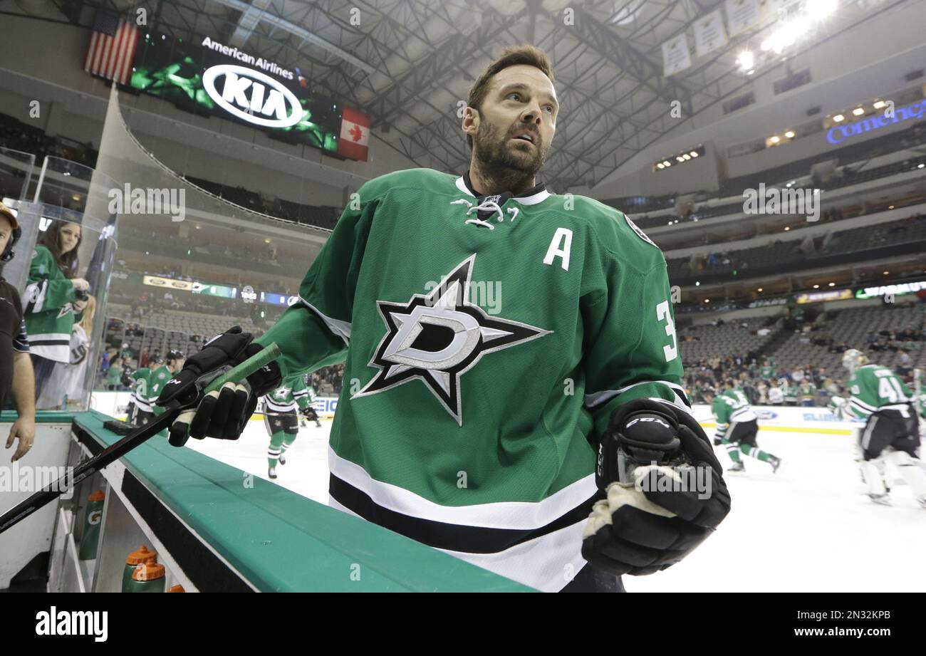Dallas Stars center Vernon Fiddler (38) takes the ice during up during ...