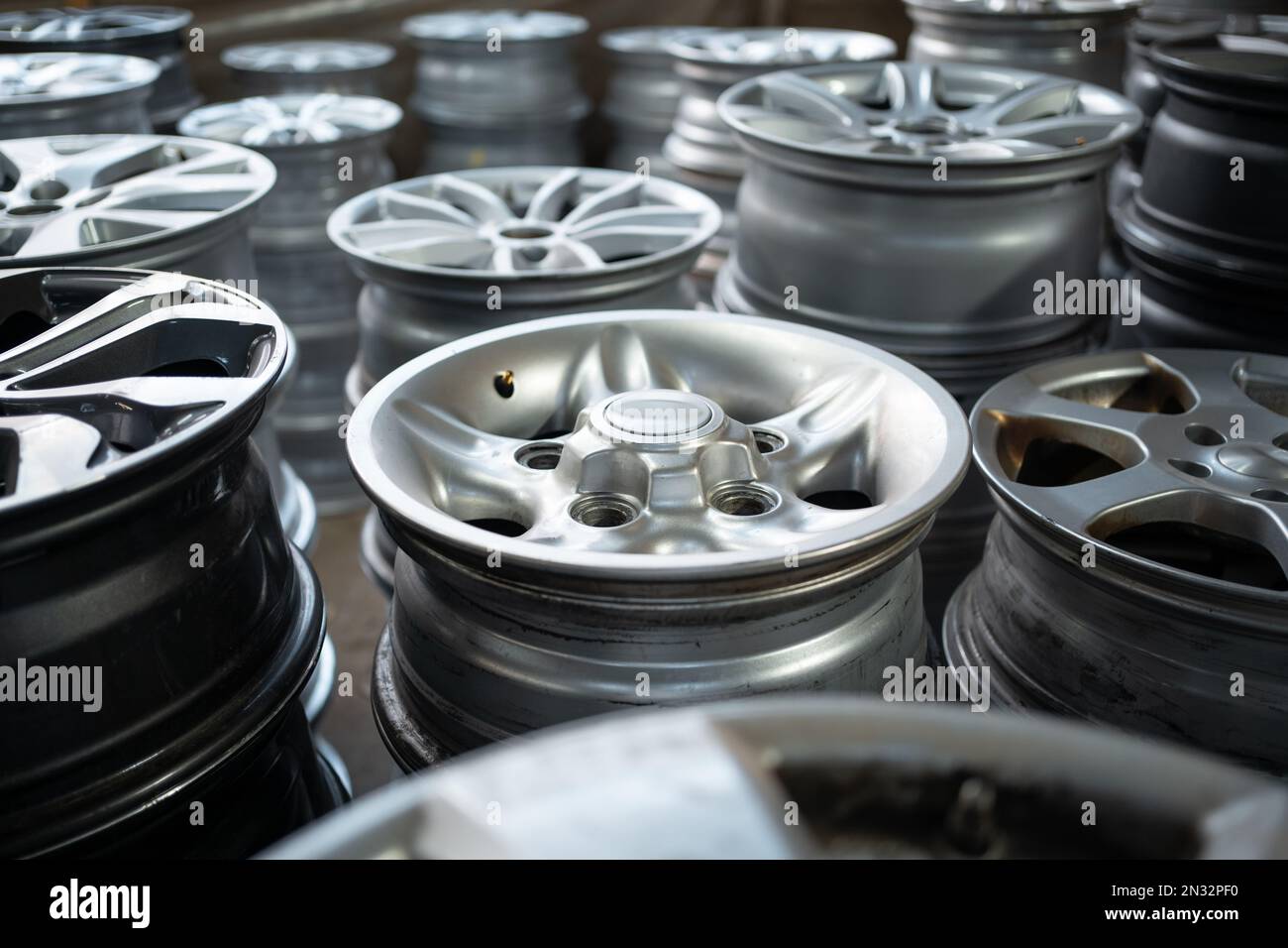 Modern store alloy wheels hi-res stock photography and images - Alamy