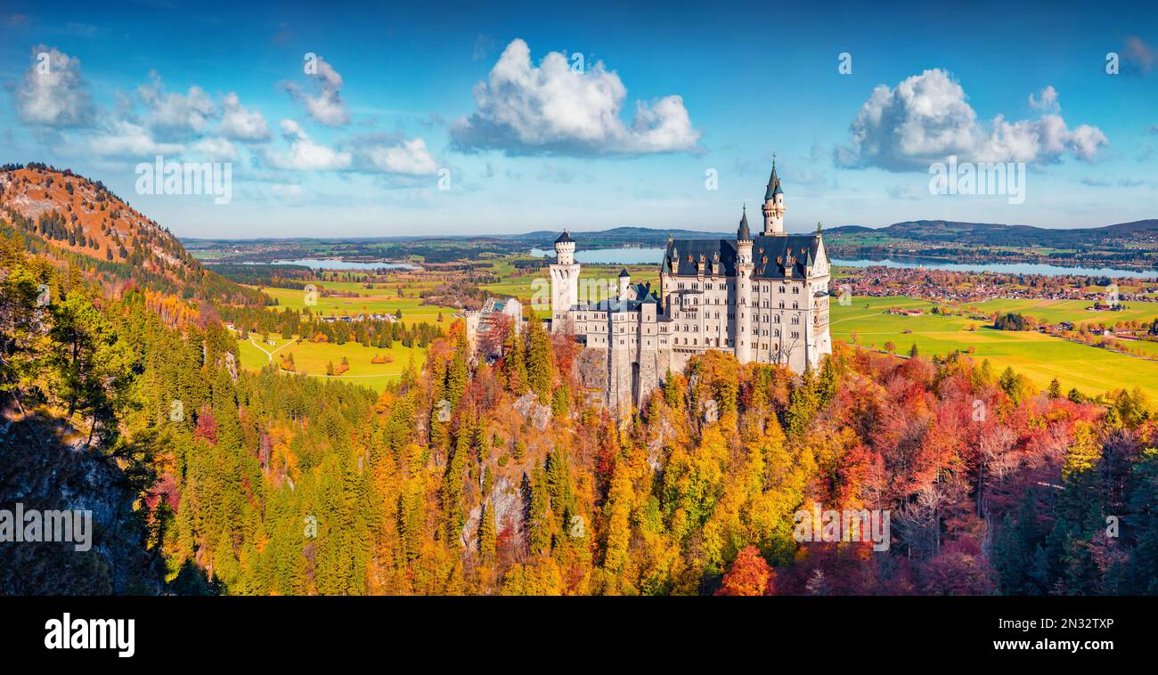 Tour neuschwanstein hi-res stock photography and images - Alamy