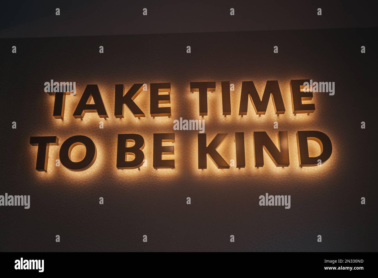 Be kind sign hi-res stock photography and images - Alamy
