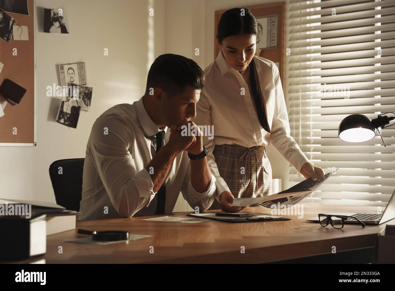 Detectives evidence photos hi-res stock photography and images - Alamy