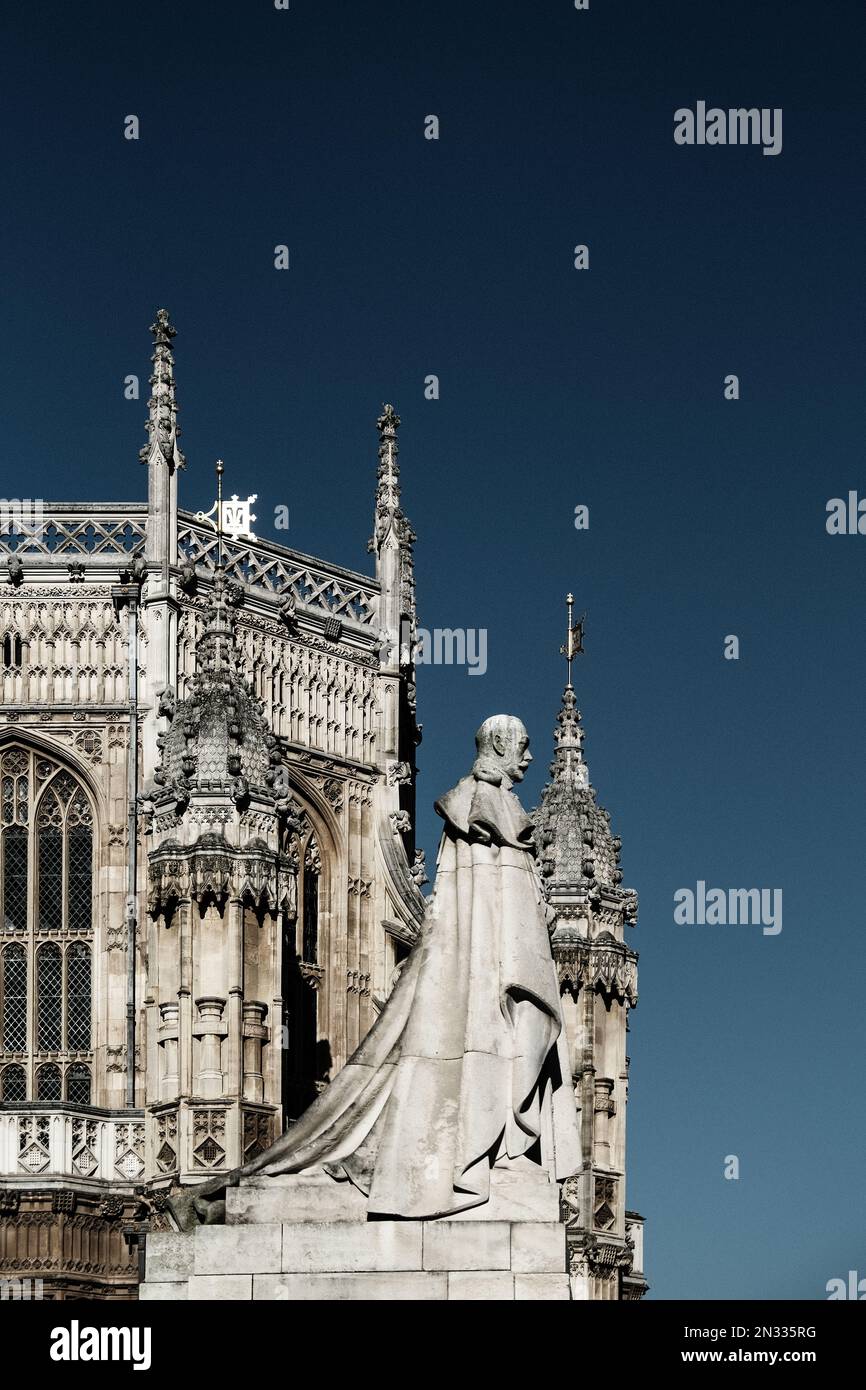 King George V Statue Stock Photo - Alamy