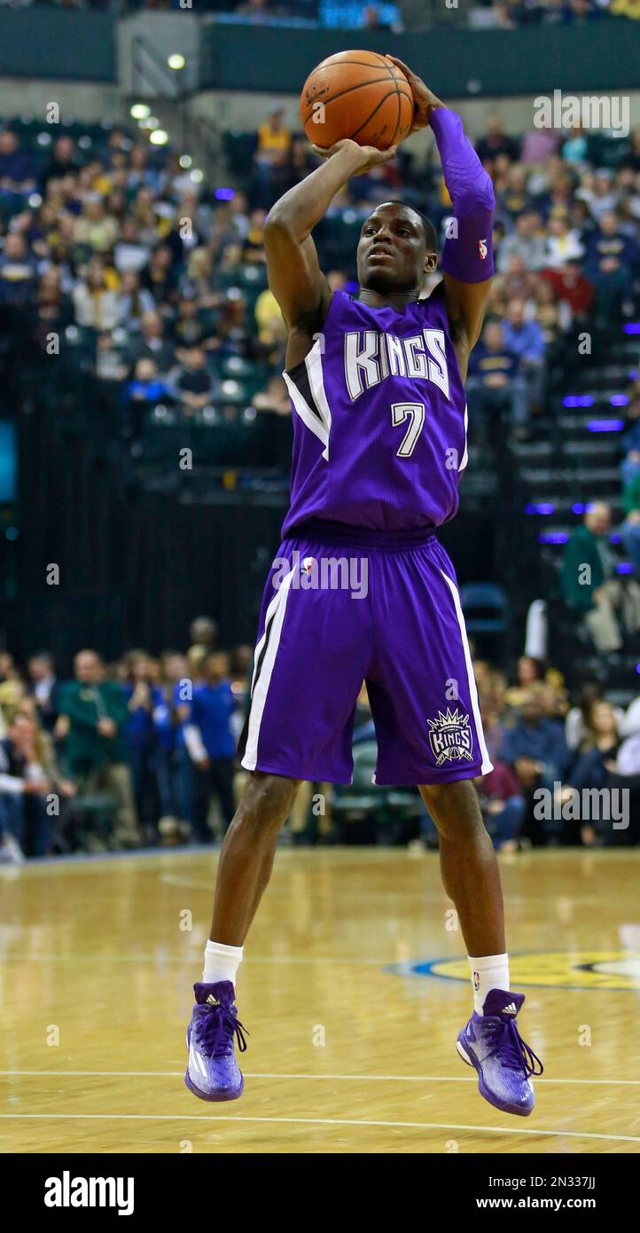 Sacramento Kings guard Darren Collison shoots the basketball in the ...