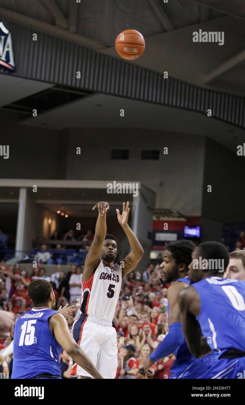 Gonzaga's Gary Bell Jr. (5) shoots against Memphis during the second ...