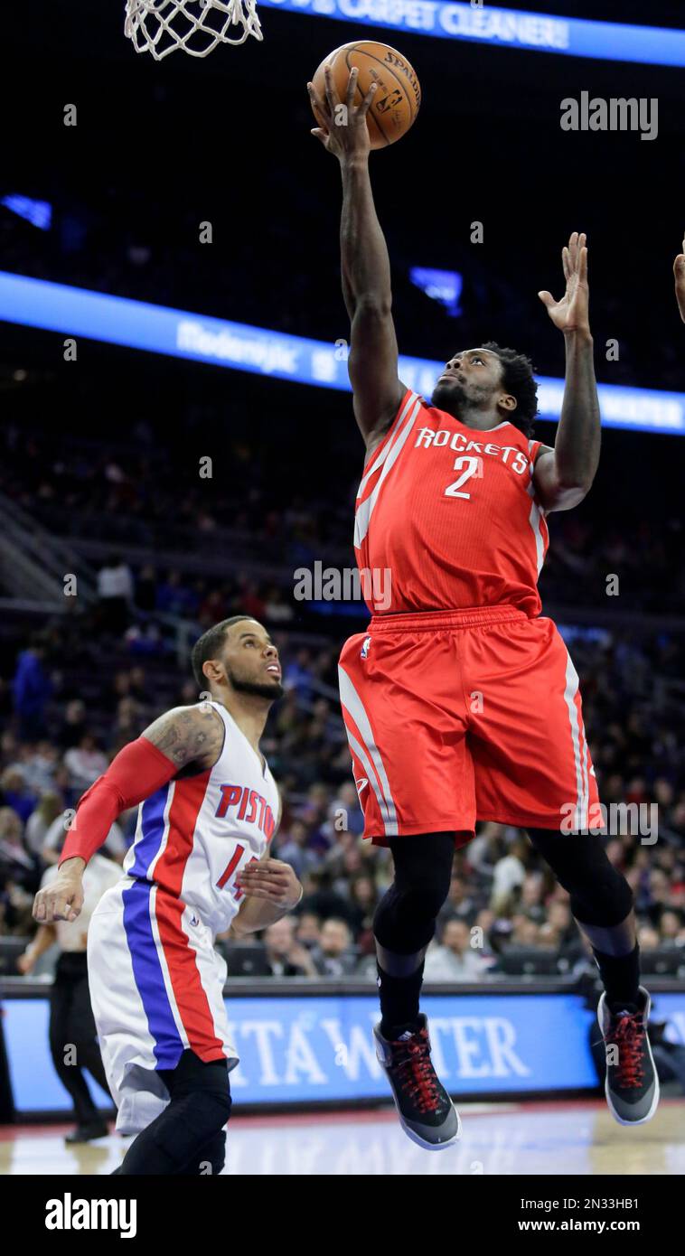 Houston Rockets' Patrick Beverley (2) goes to the basket past Detroit ...