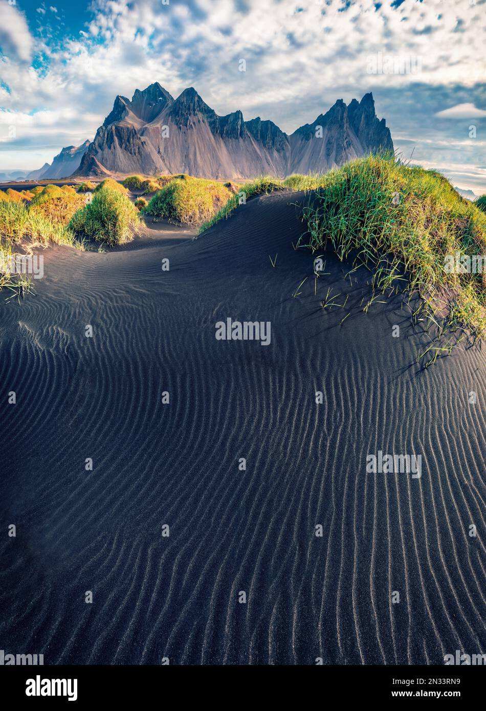 Spectacular summer view of Stokksnes cape with Vestrahorn (Batman ...