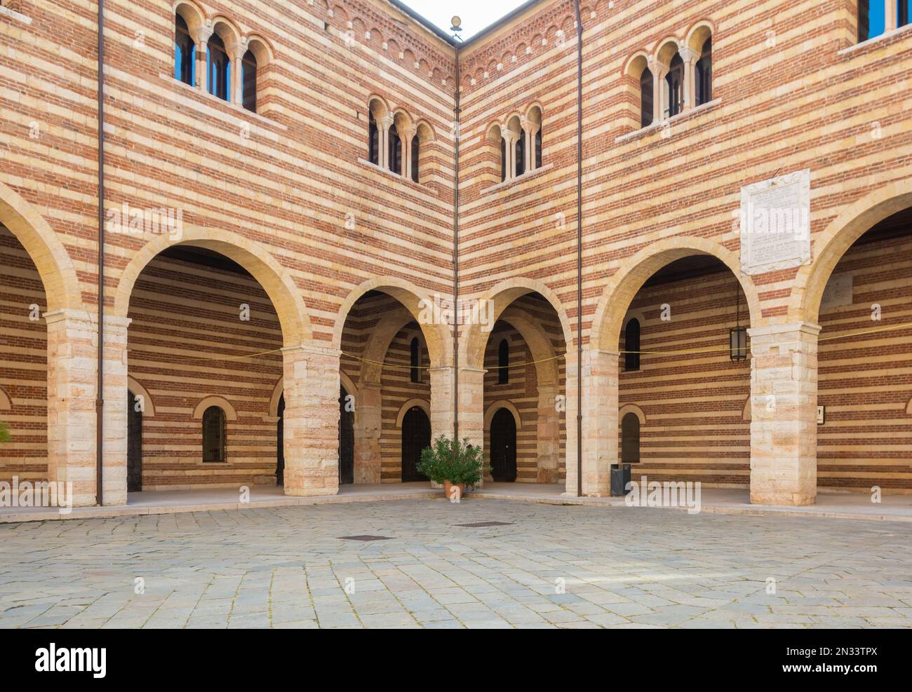 Palace of Reason (Palazzo della Ragione), historic Palace of Verona ...