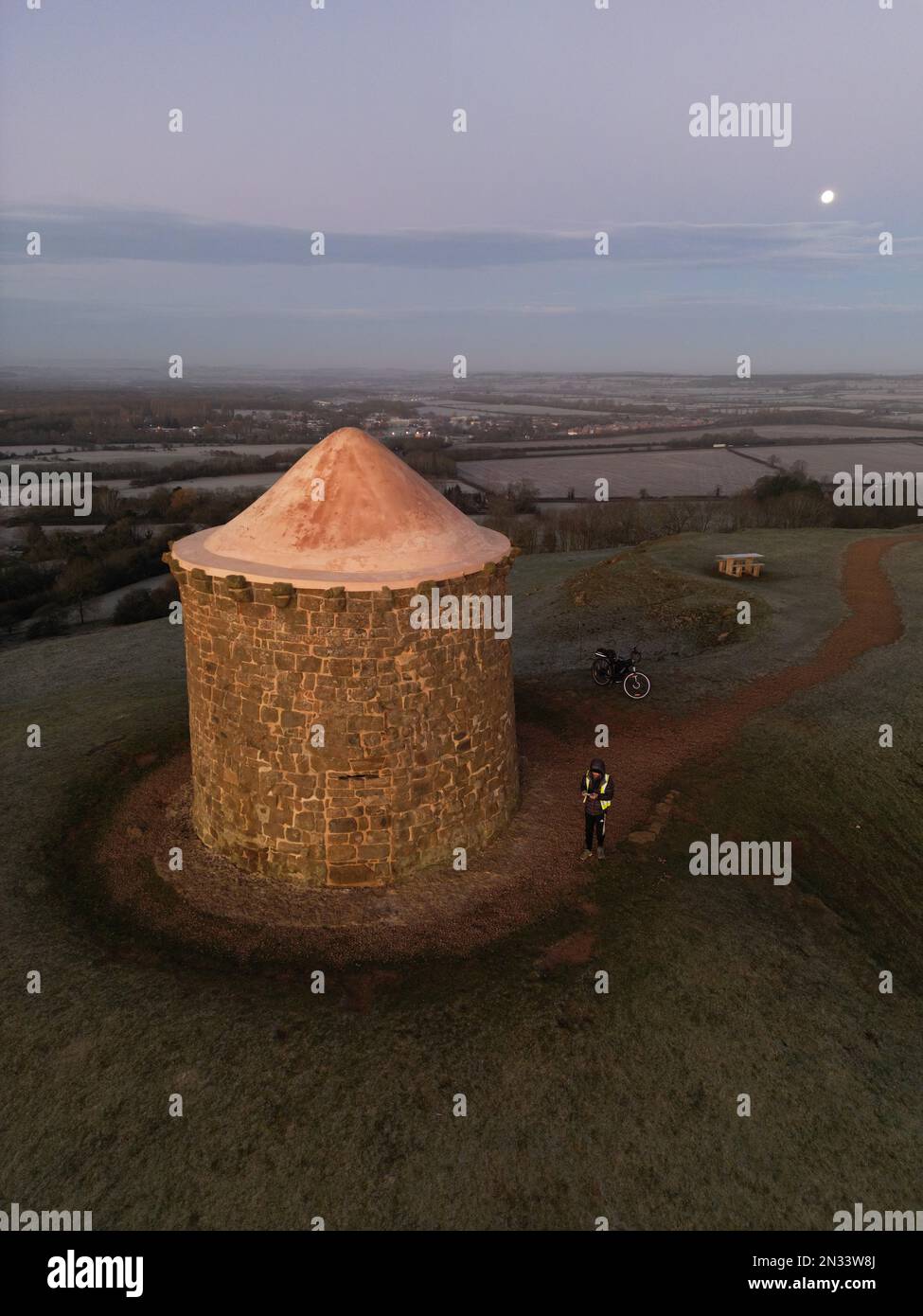 The pepper pot a English civil war lookout tower at Burton dassett ...