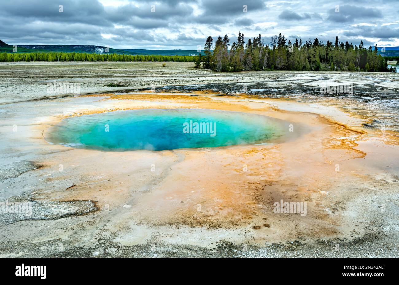 Storm point yellowstone yellowstone hi-res stock photography and images ...