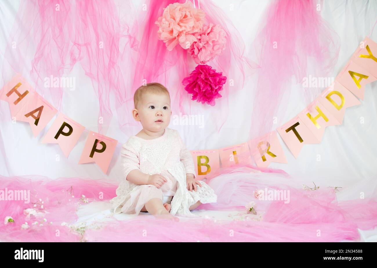 Celebrating first birthday. Happy birthday baby girl Stock Photo - Alamy