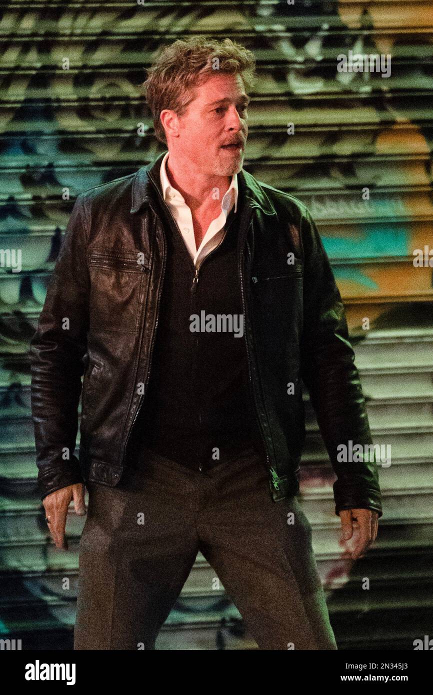 New York, NY, USA. 6th Feb, 2023. Brad Pitt on location for WOLFS ...