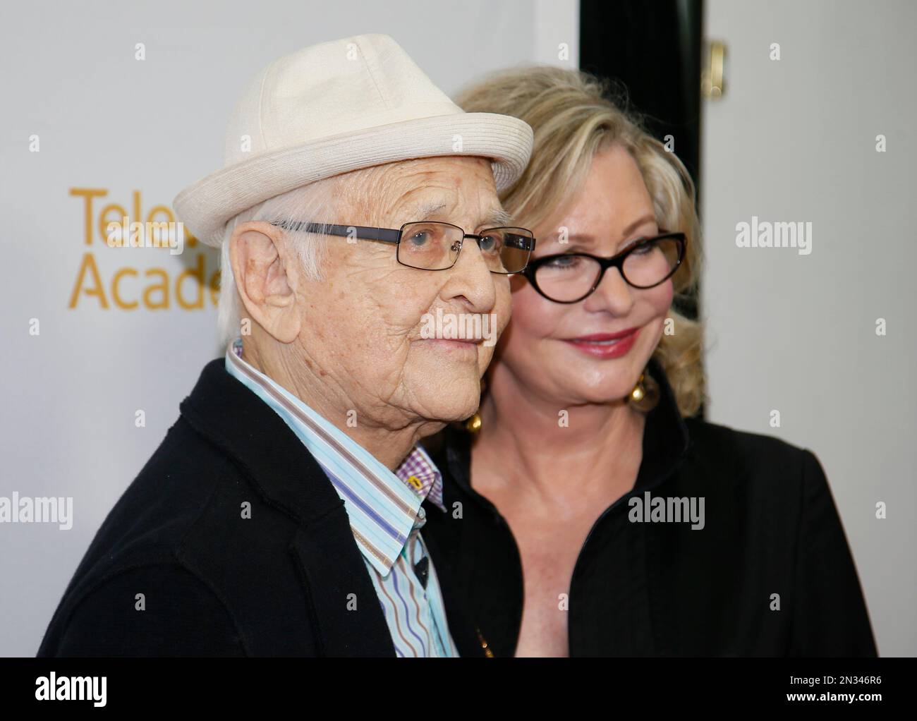Producer Norman Lear and his wife Lyn Lear pose on the Red Carpet at ...