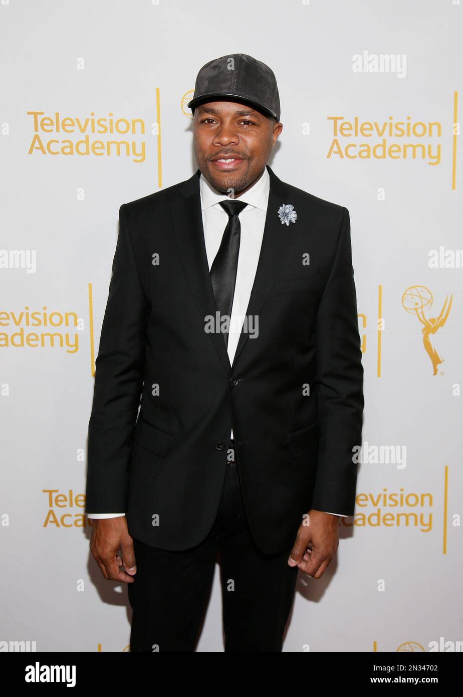 Photographer, DJ and recording artist D-Nice poses on the Red Carpet at ...