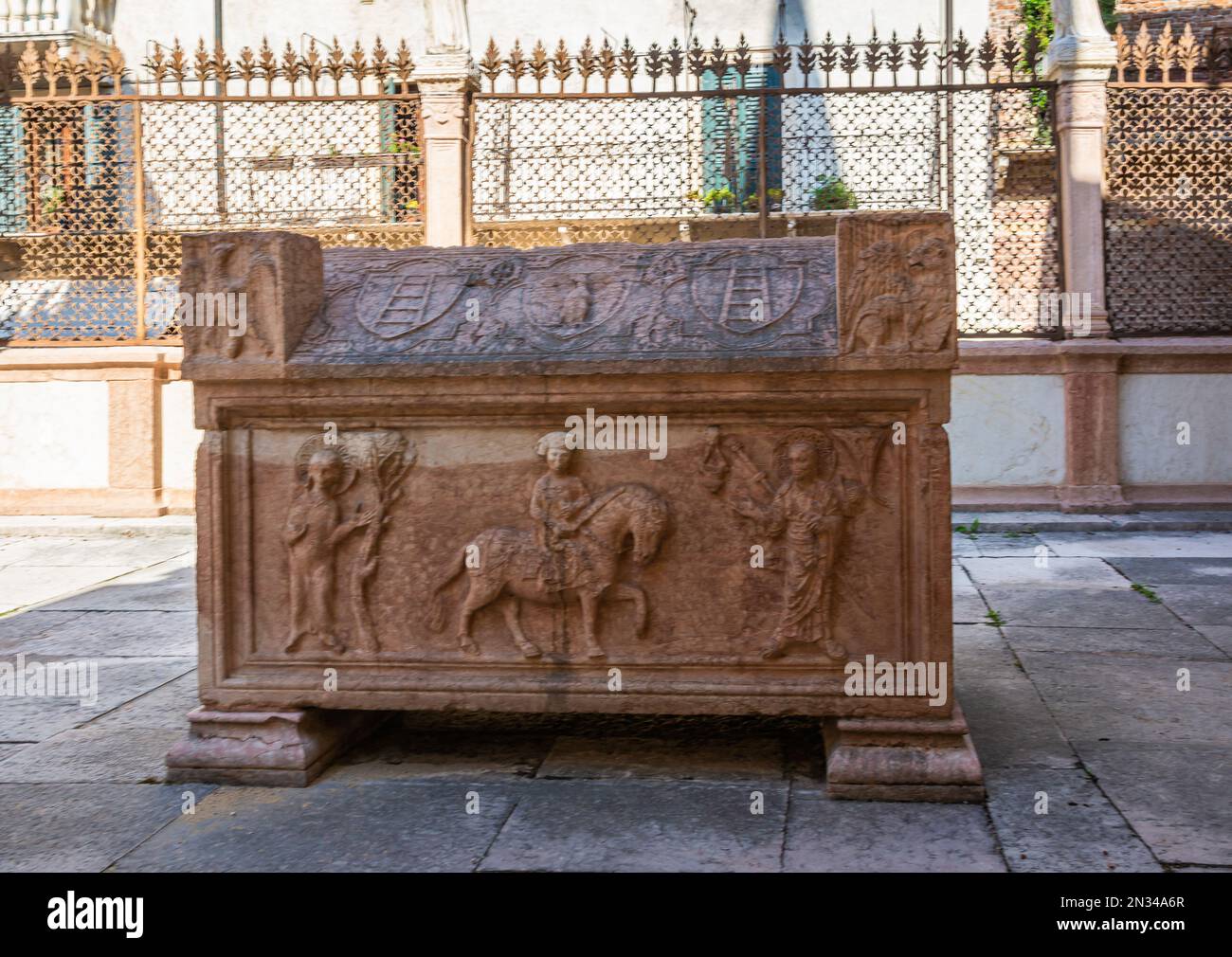 Sarcophagus of bartolomeo i della scala hi-res stock photography and ...