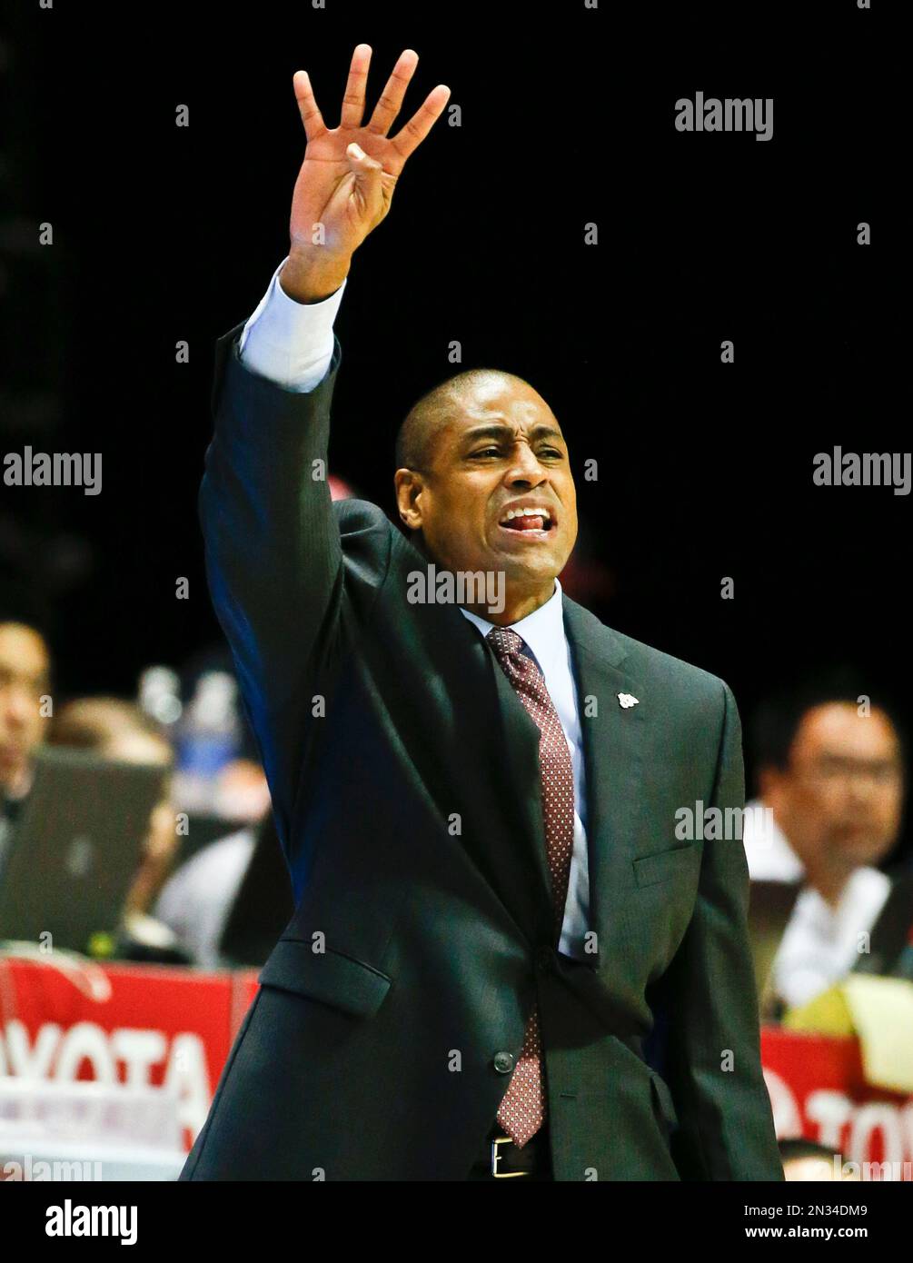 Fresno State head coach Rodney Terry signals his team with a play ...
